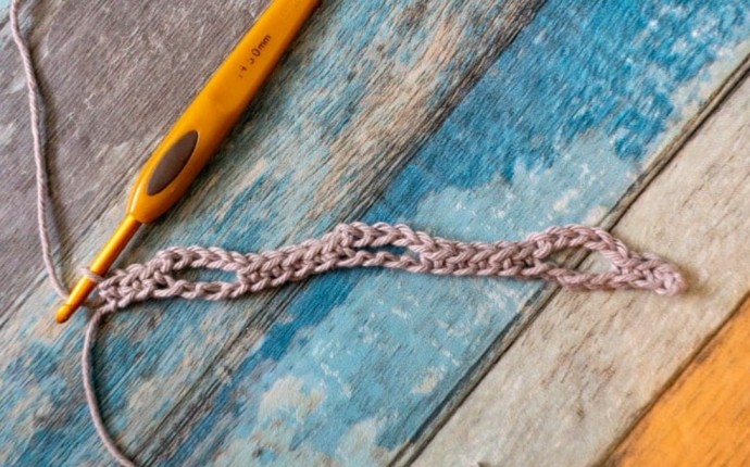 How to Crochet the Woven Lattice Stitch Photo Tutorial — Brilliant Life ...