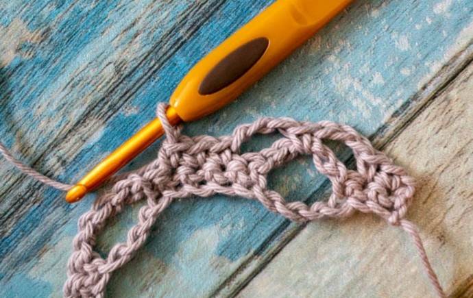 How to Crochet the Woven Lattice Stitch Photo Tutorial — Brilliant Life ...